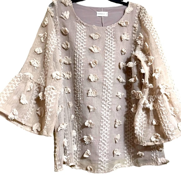 Amoli | Tops | Nwot Medium Amoli Boho 3d Flower Mesh Pattern Fabric ...
